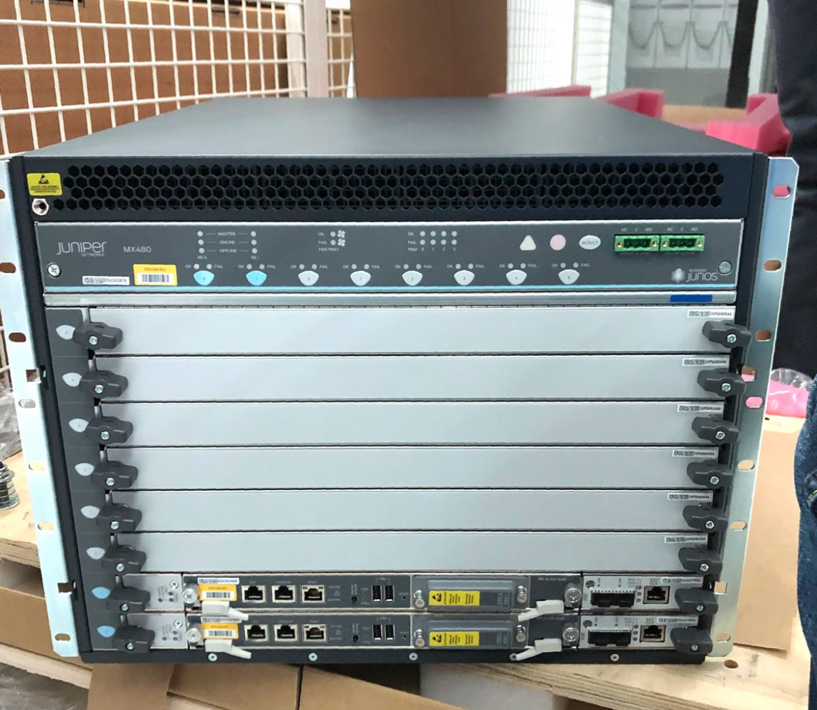 Chegou o segundo Juniper MX 480 para reforçar a nossa rede - Blog PTisp